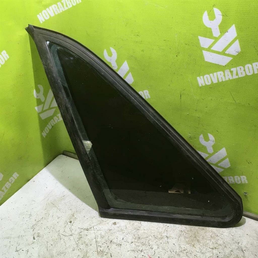 Стекло кузовное глухое левое VW Passat B3 1988-1993