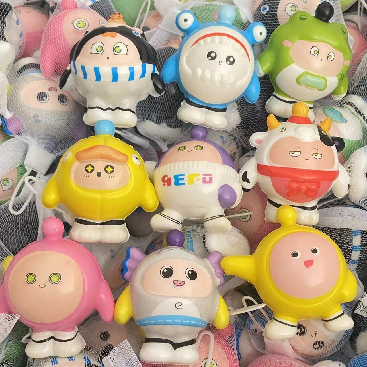 Игрушка "Sanrio blind Bag", 12 насадок, для взбивания яиц