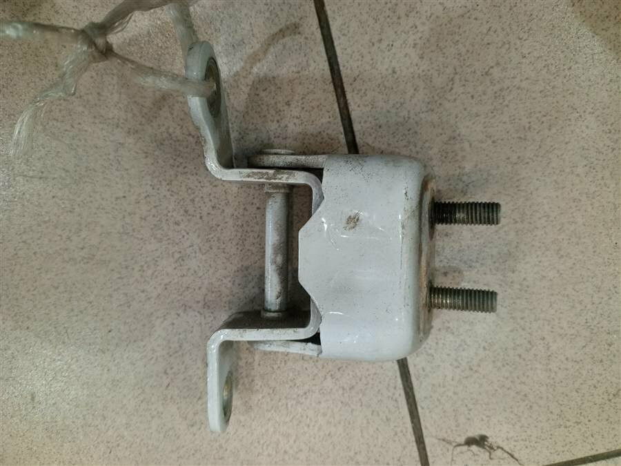 Петля двери задней левой верхняя от Lifan Smily 2008-2017