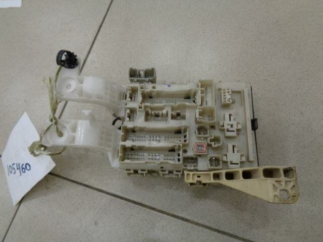 Блок предохранителей салонный от Toyota Yaris 2005-2011