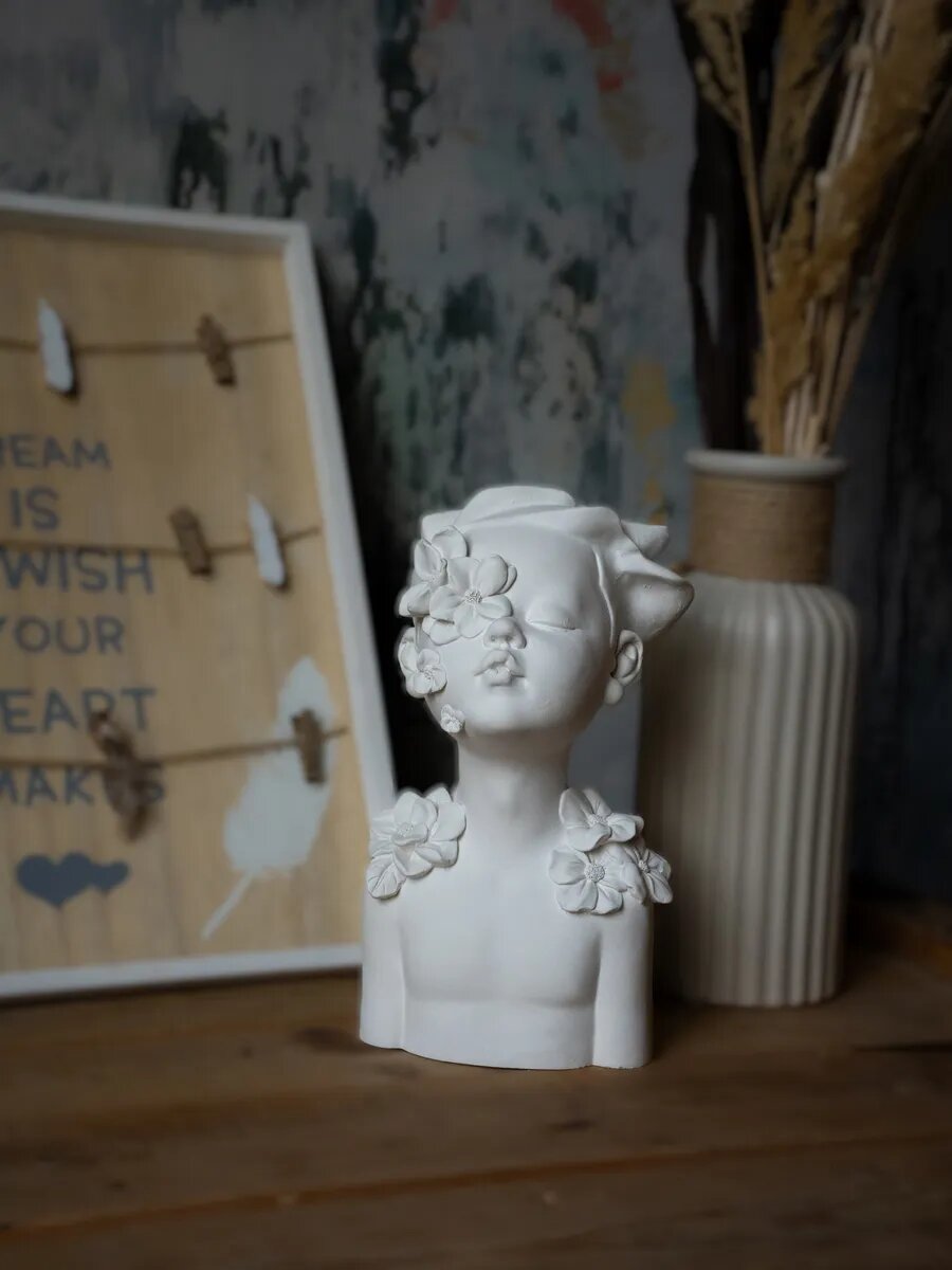 Статуэтка гипсовая для интерьера и декора дома