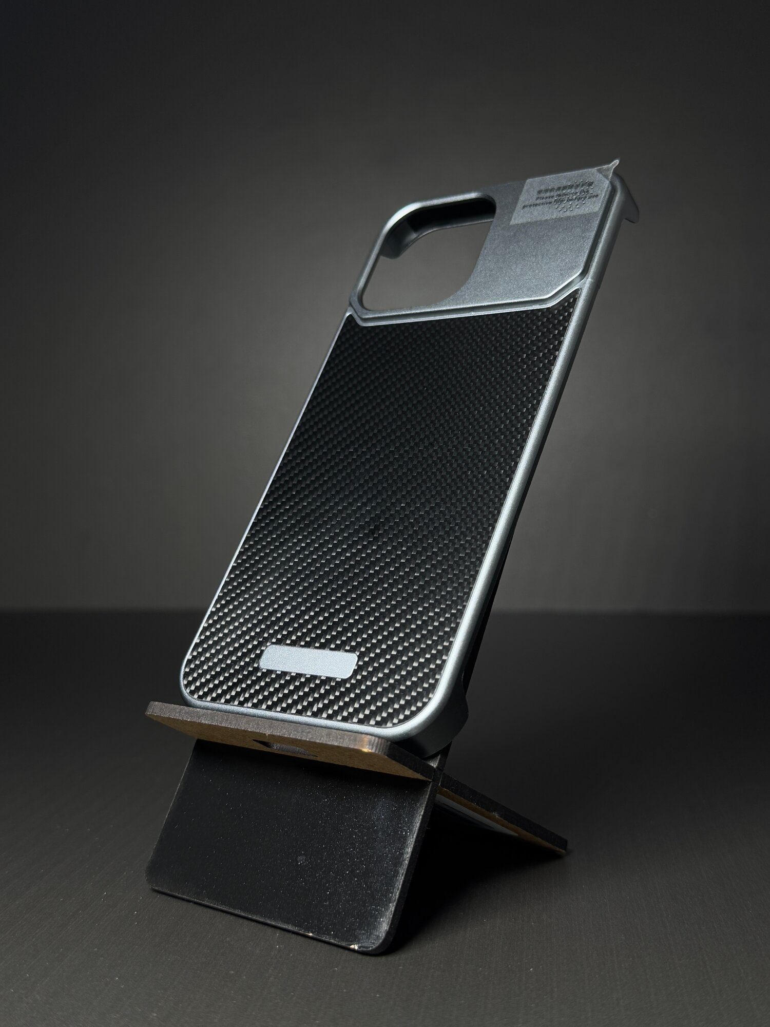 Чехол Айфон 16 Про Макс/ чехол iPhone 16 Pro Max Metal Case, Алюминиевый, Серебристый, Карбоновая вставка