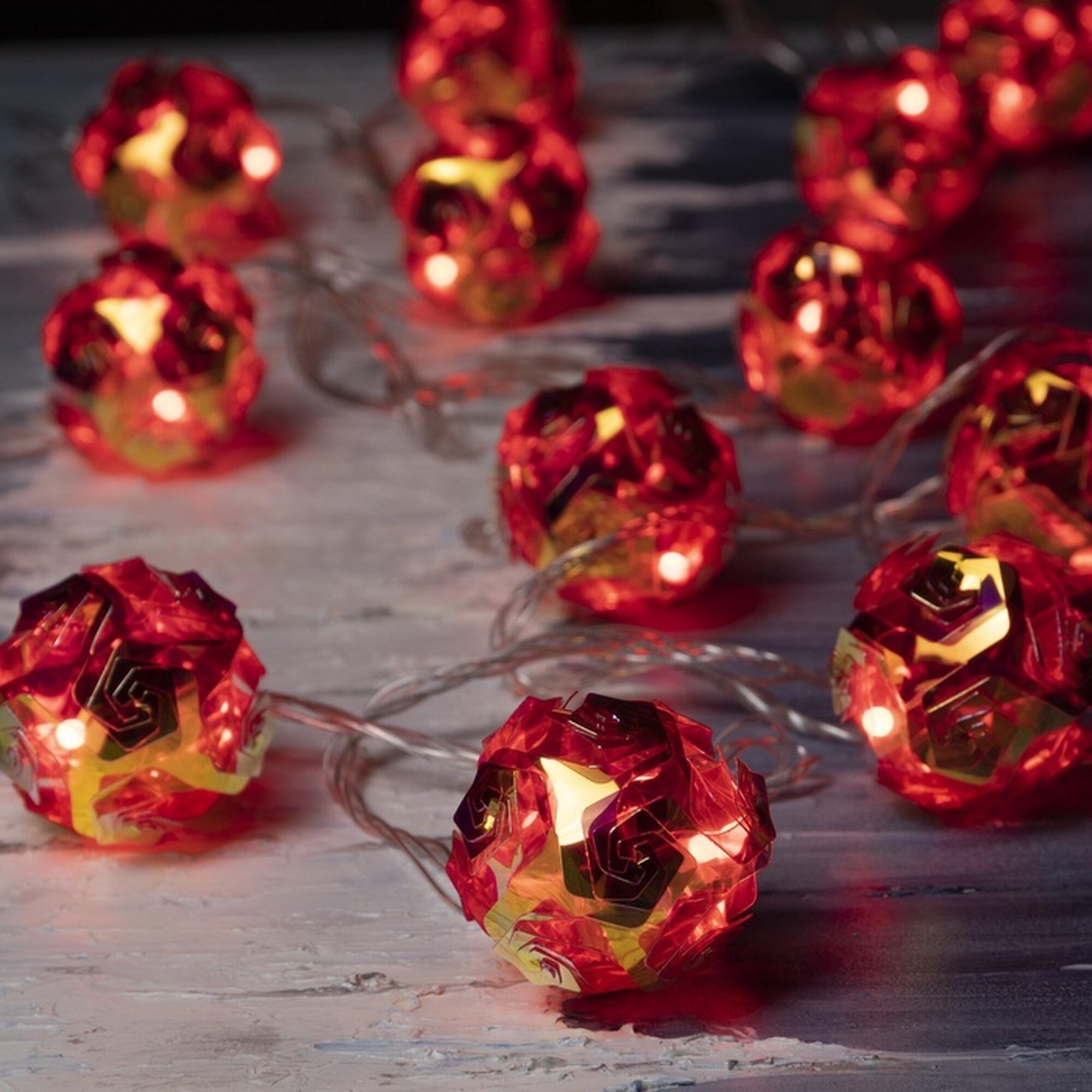 Гирлянда «Нить» 4.5 м с насадками «Цветочные шары», IP20, прозрачная нить, 15 LED, свечение красное, 220 В