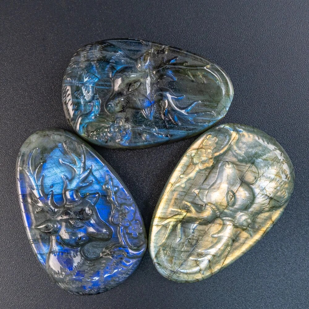 Лабрадорит подвеска олень синяя вспышка