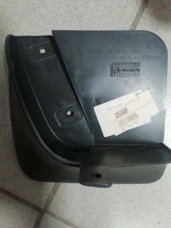 Брызговик Daewoo Nexia 1994 Задн. Лев.