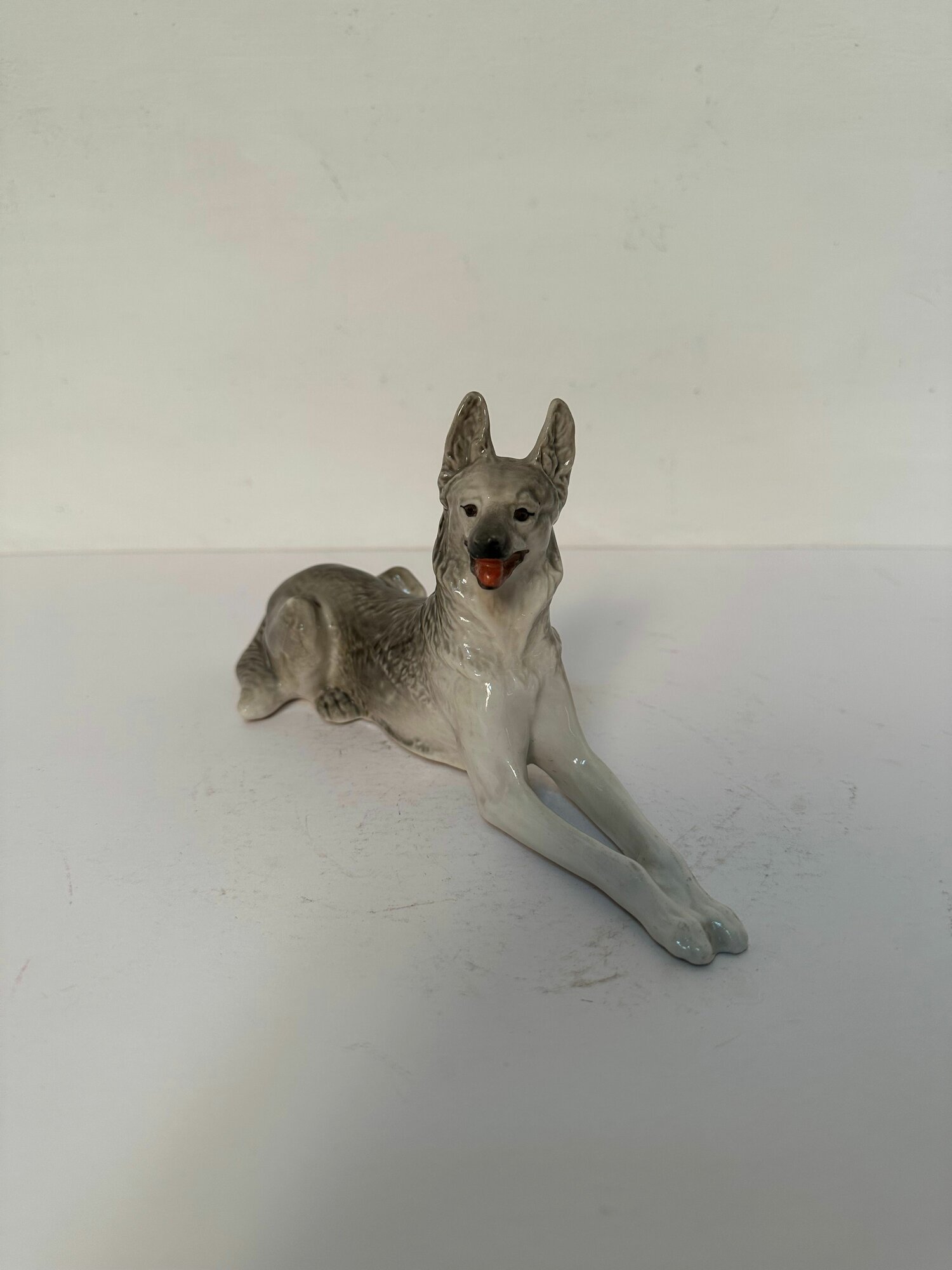 Фарфоровая статуэтка, ЛФЗ. Овчарка серая