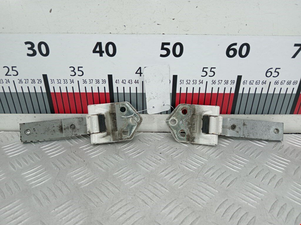 Петля двери распашной Volkswagen Caddy 3 2K5827152 арт. 1881490