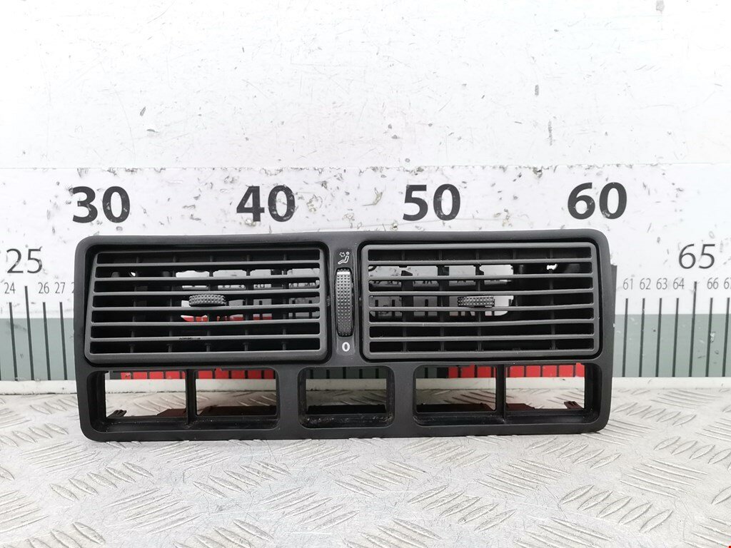 Дефлектор обдува салона Volkswagen Golf 4 1J0819728F арт. 2196313