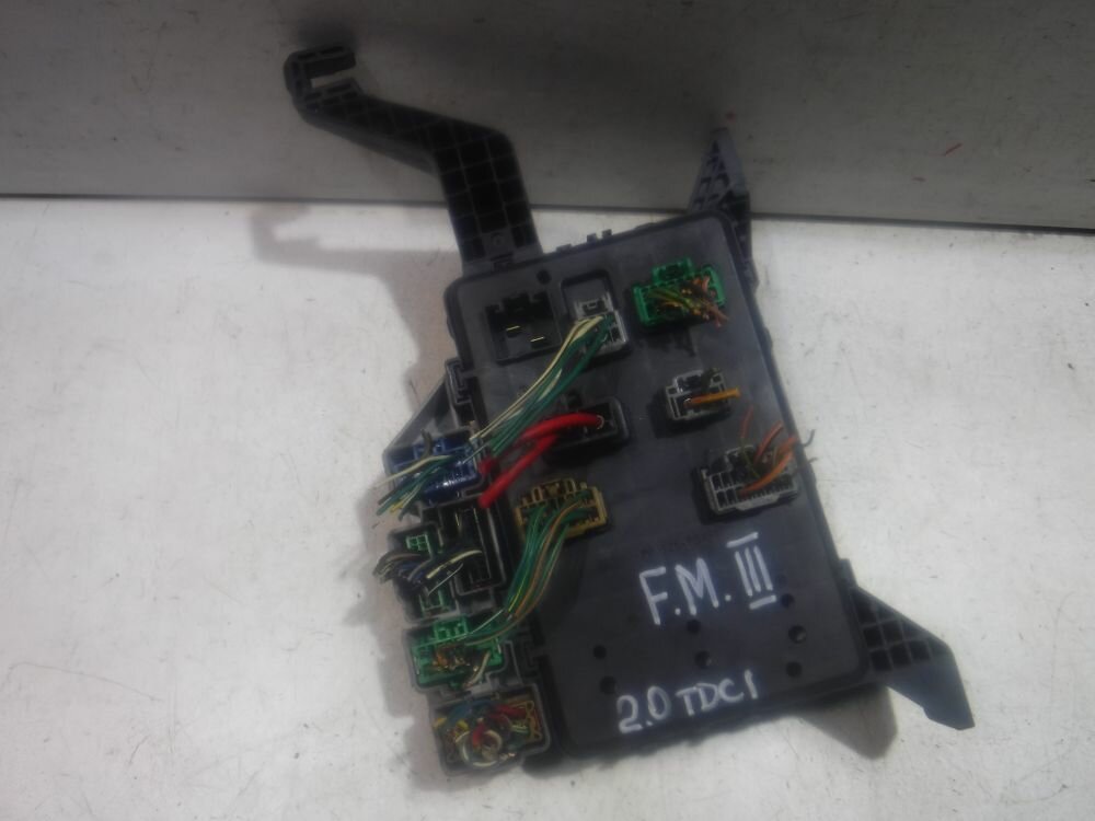 Блок предохранителей Ford Mondeo III 4S7T14A073AA