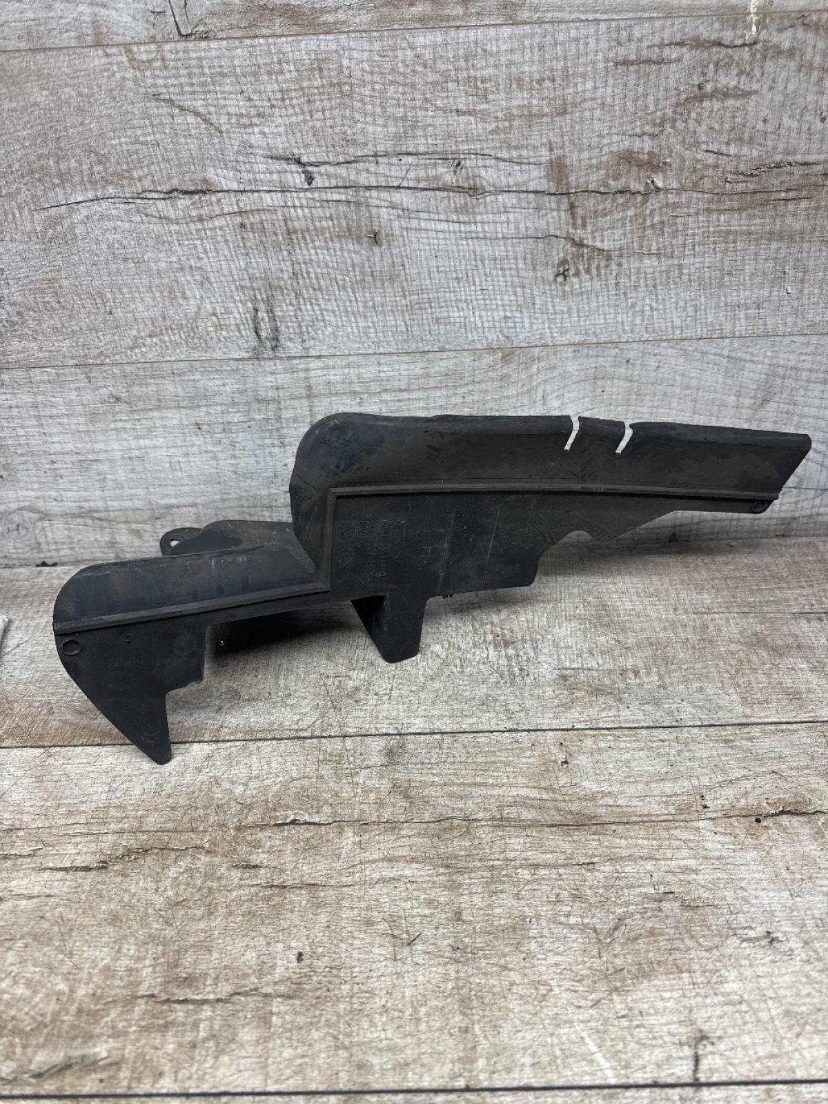 дефлектор радиатора левый Ford Kuga 1 8v418311ab