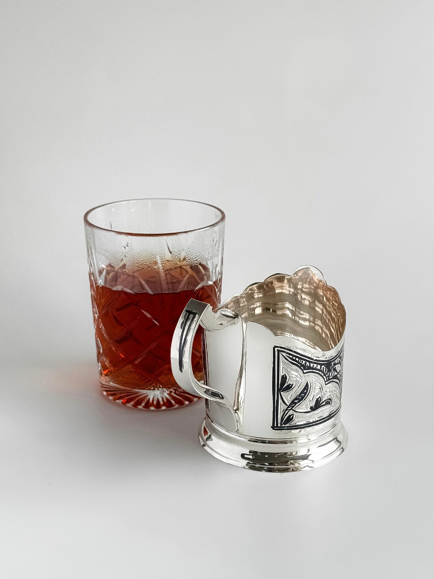 Тутта Серебряный подстаканник "Коронный" в подарочном футляре