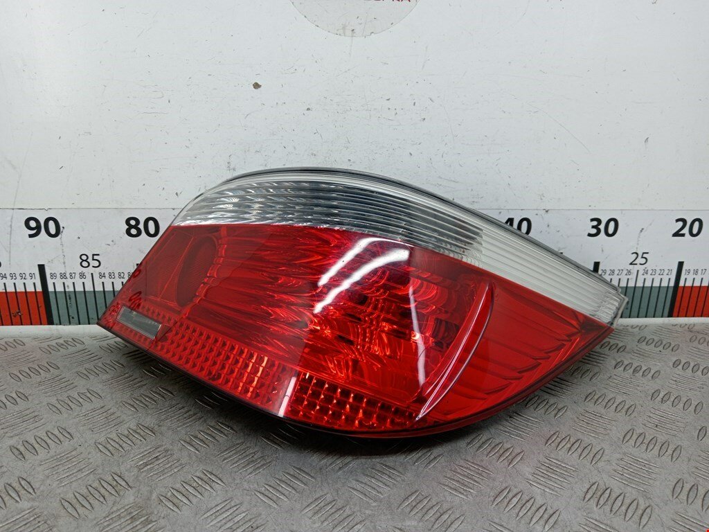 Фонарь задний правый BMW 5-Series (E60/E61) 63217165738 арт. 2258638