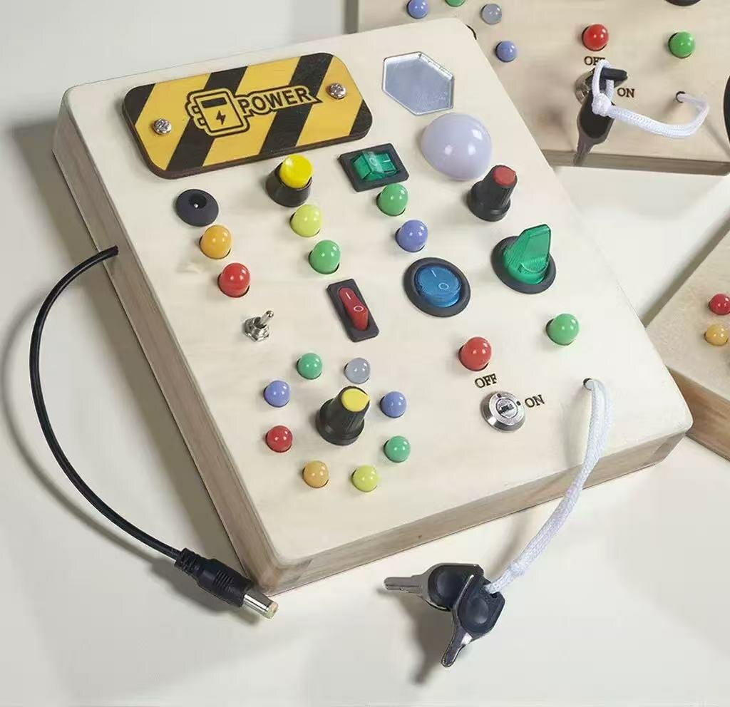 Детская развивающая деревянная игрушка с LED-лампой, розеткой и выключателем, активная панель
