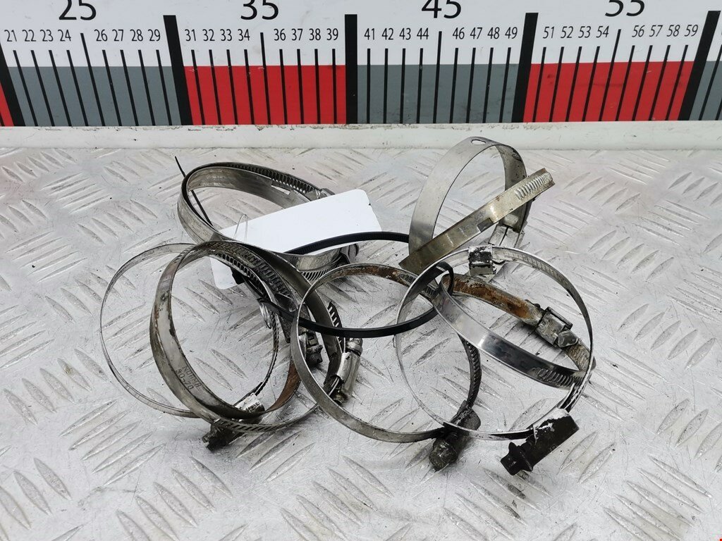 Хомут металлический Volkswagen Golf 4 11617798304 арт. 1947586