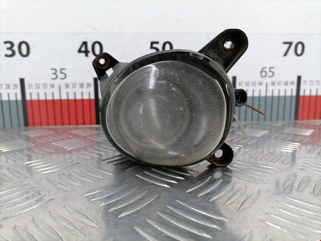 Фара противотуманная правая Volkswagen Passat 5 GP 3B7941700A арт. 2004017