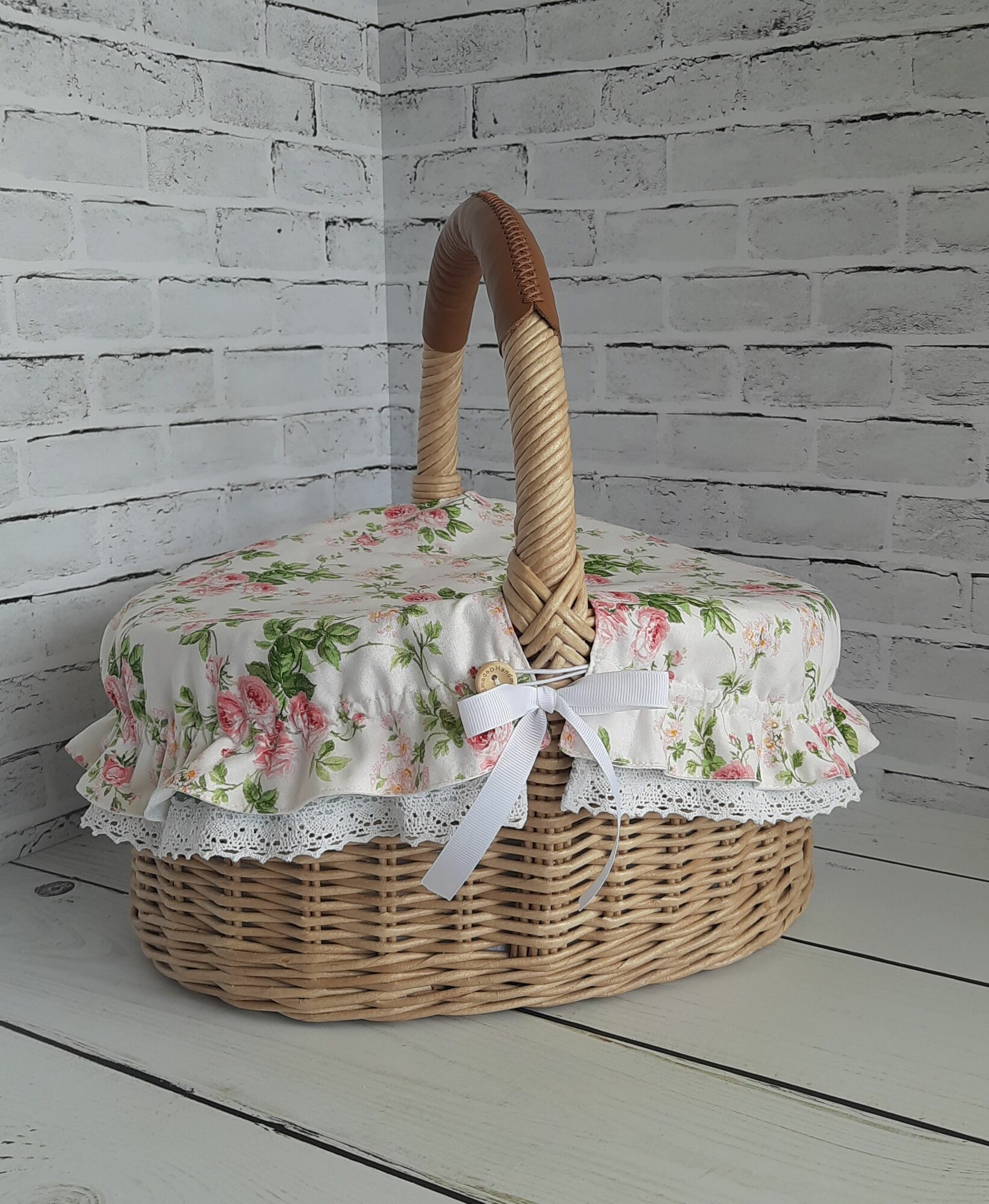 Пасхальная плетёная корзина со съёмным чехлом. Корзина для пикника.