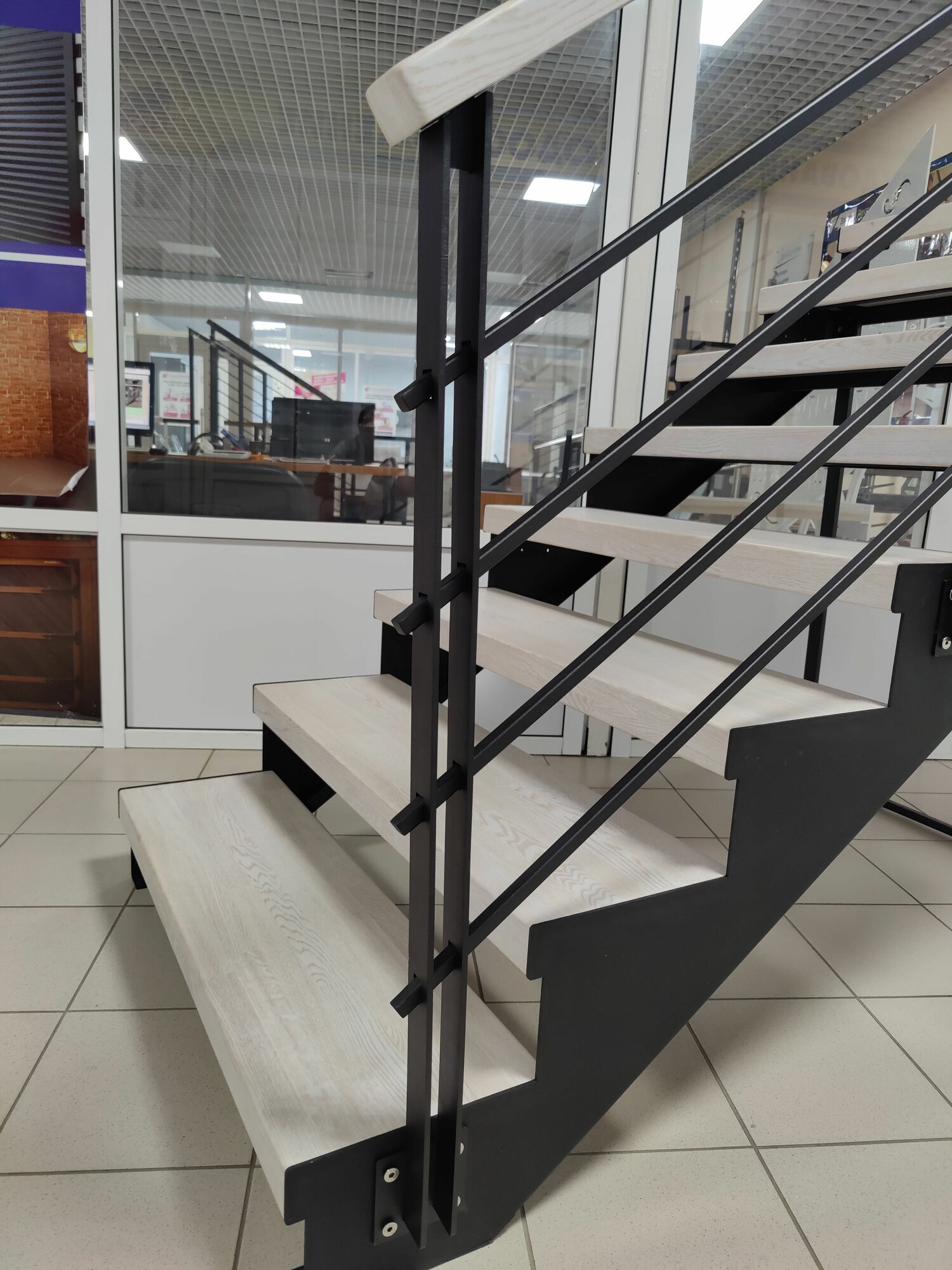 Лестница в дом прямая 3 ступени. Ширина 900мм