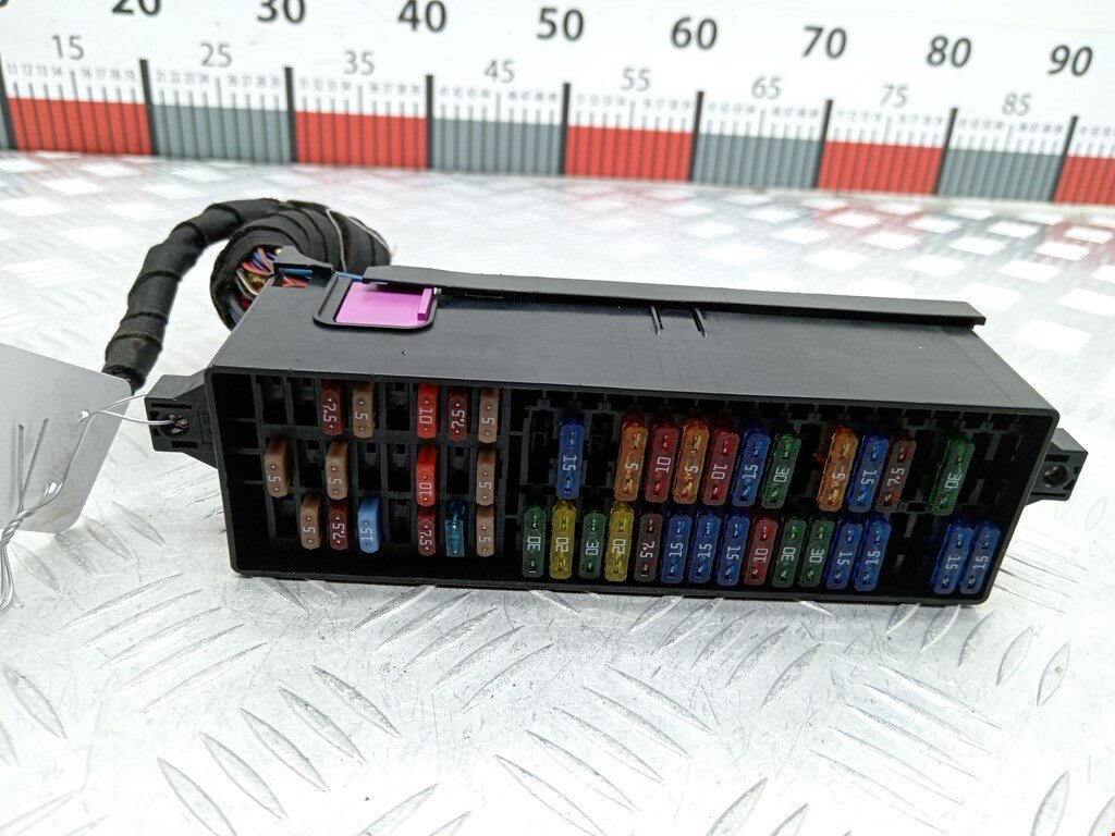 Блок предохранителей Skoda Rapid 1 5J0937615C арт. 1820319