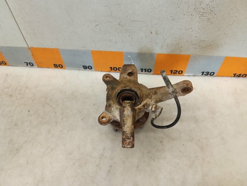 Б/У в сборе со ступицей, ступица, Мицубиси Каризма 1 Кулак поворотный Mitsubishi Carisma 1998 DA1A Перед. Лев. 301785 MITSUBI...