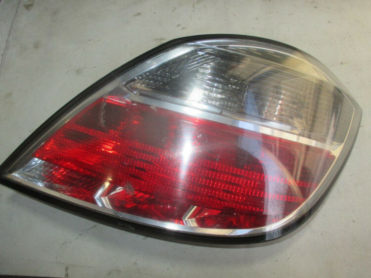 Фонарь правый задний 24451837 93190305 13222325 Опель Астра H Хэтчбек - VA-9