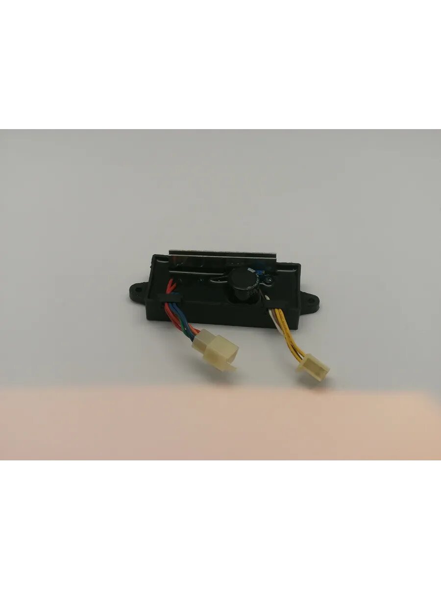 Блок AVR 2 кВт, 1Ф DW190AE (2колодки на 6 и 4 провода) уни