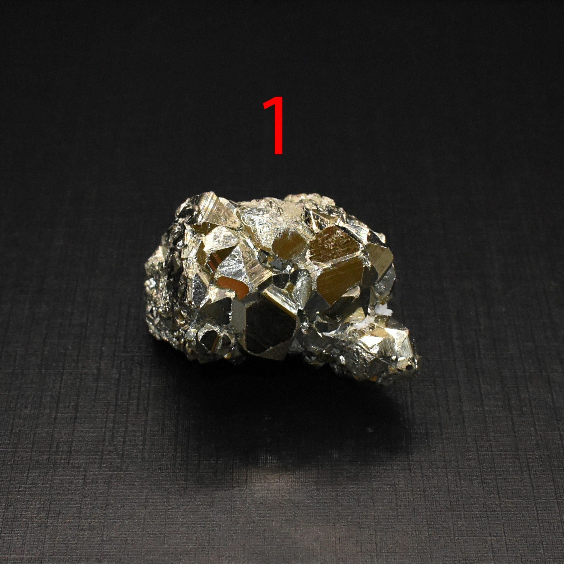 Пирит додекаэдр сросток кристаллов 125.29 г, Перу