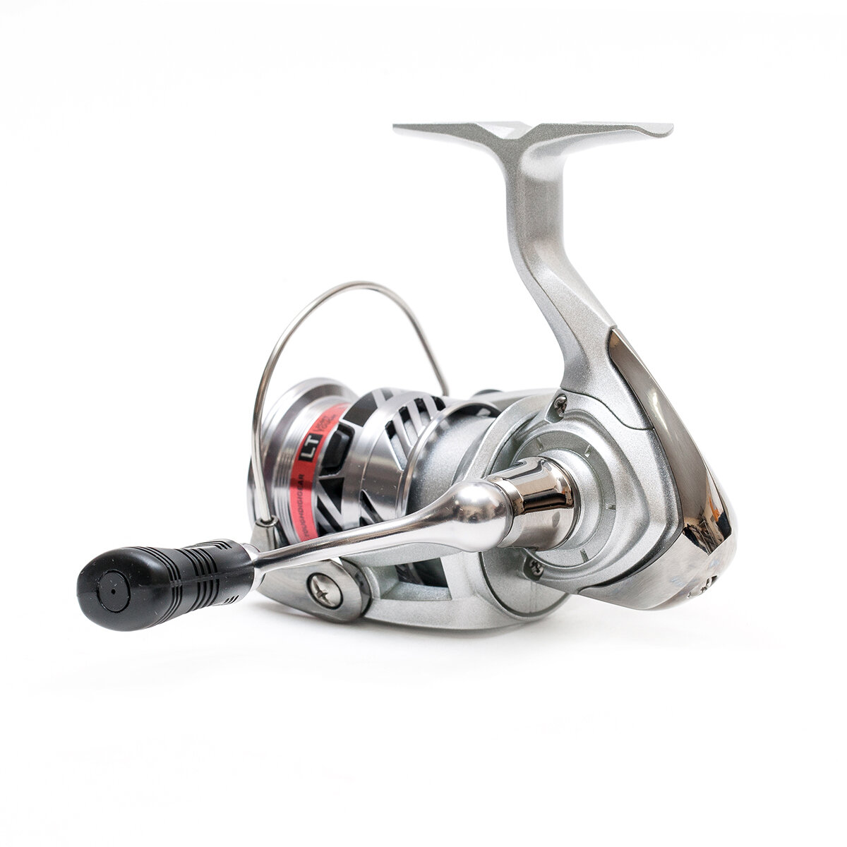 Катушка безынерционная Daiwa 20 Crossfire LT 5000-С, цвет серебристый — фото 1