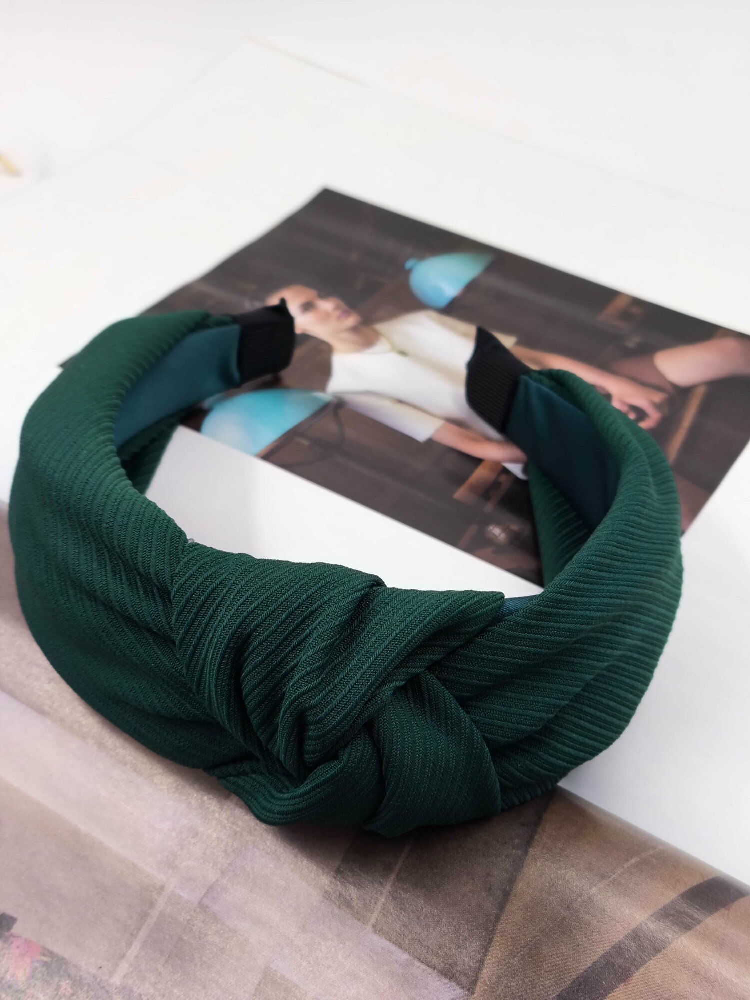 Ободок для волос широкий тканевый с узлом темно-зеленый