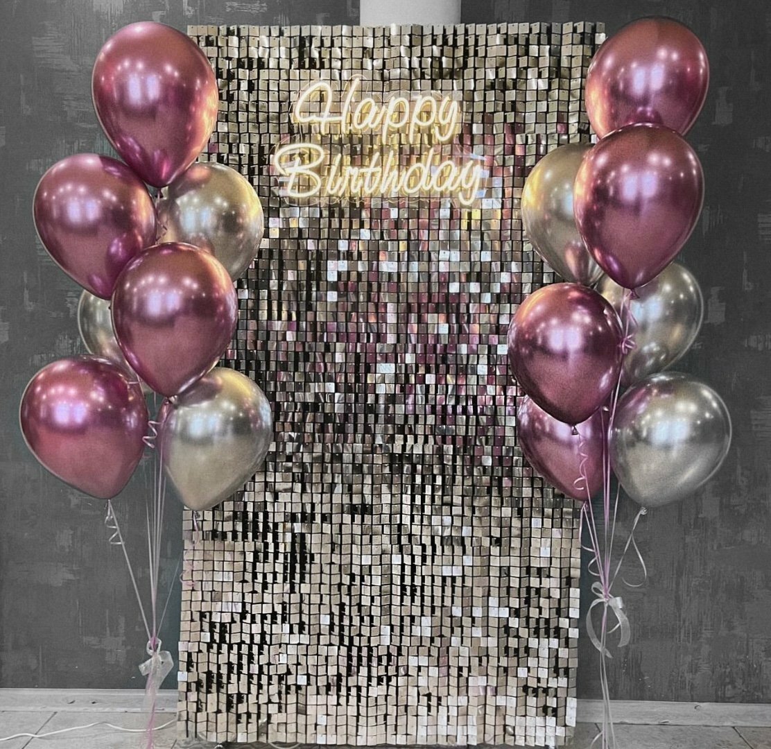 Фотозона на День рождения "Блеск пайеток и хрома"