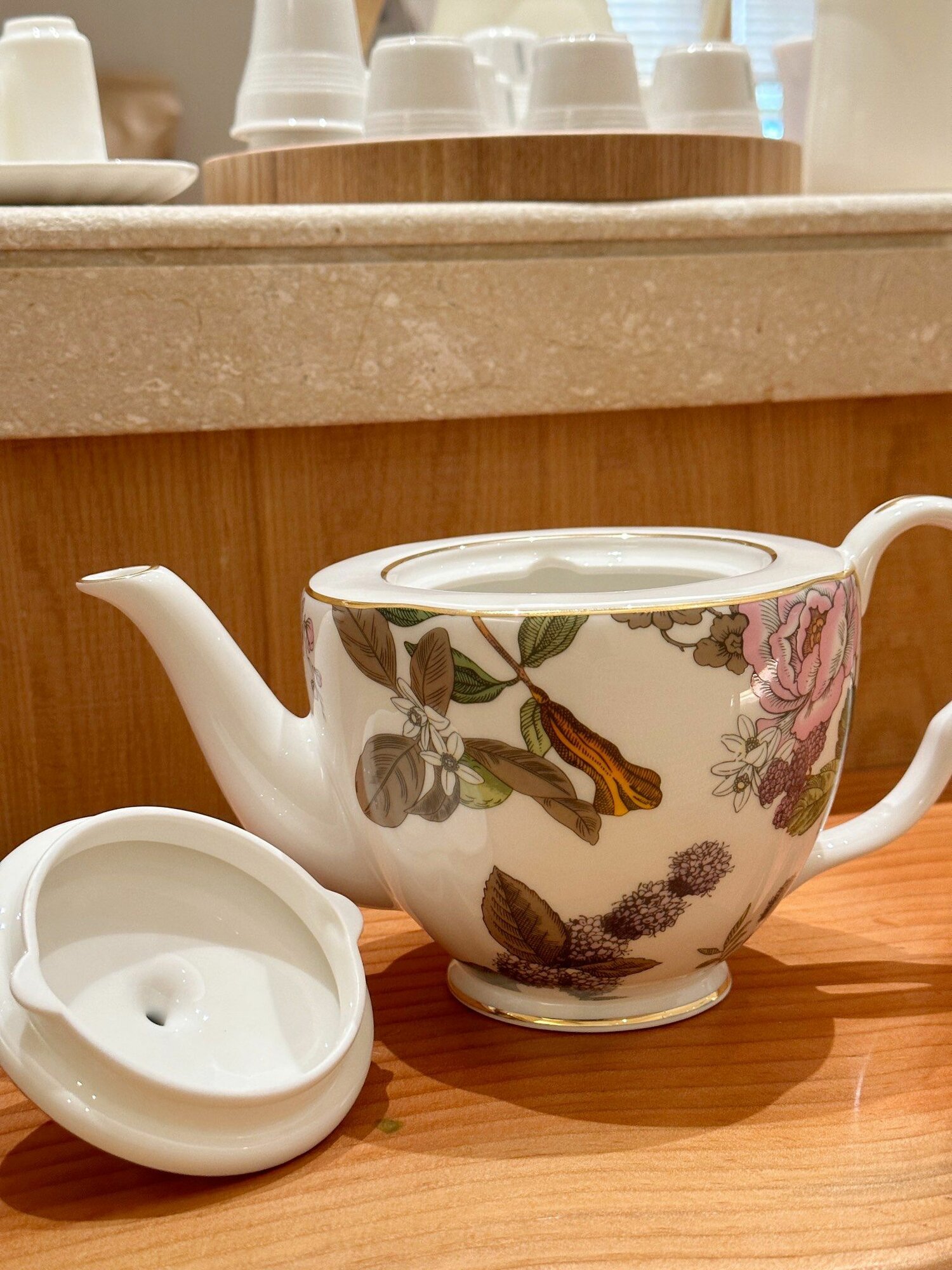 Фарфоровый чайник Wedgwood
