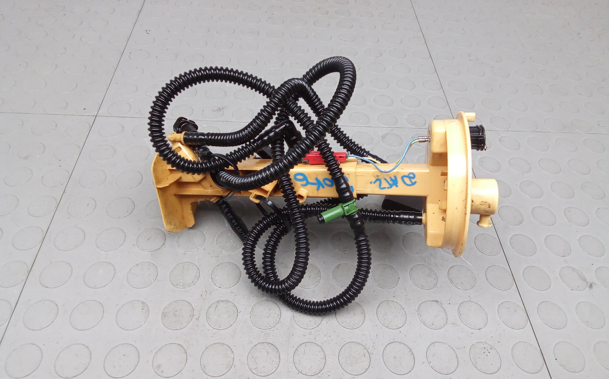 Датчик уровня топлива BMW X5 E70