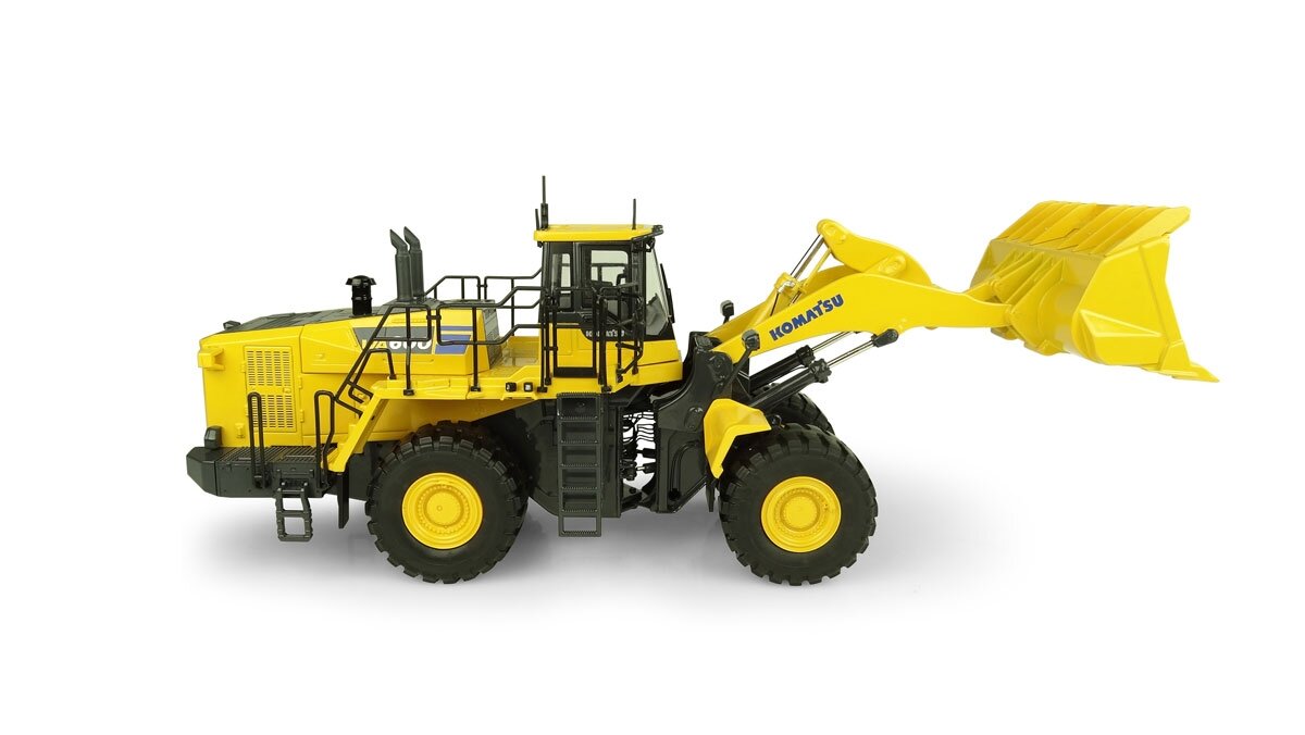 UH8127 Комацу WA600-8 колесный погрузчик (1:50)