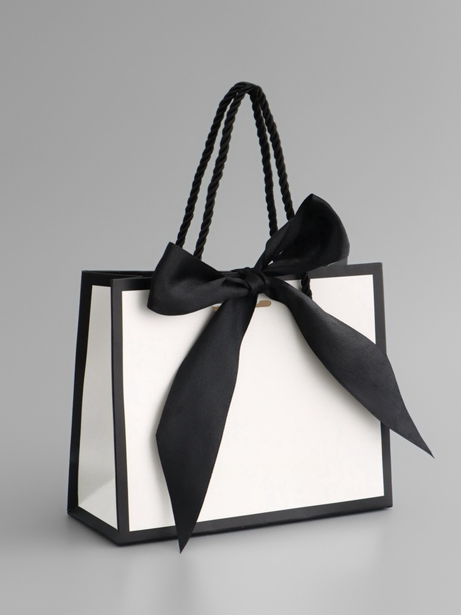 Пакет подарочный, ламинированный, белый, с бантом, 19×15×7 см