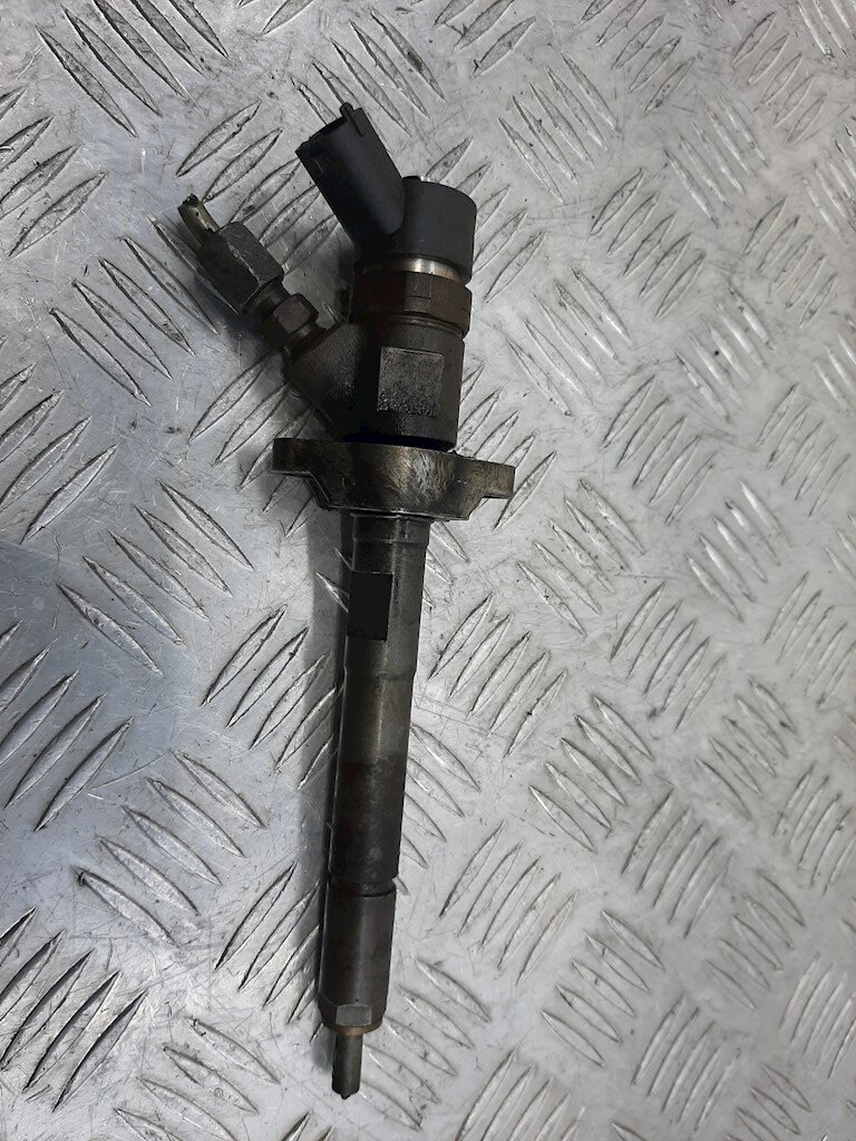 Форсунка дизельная электрическая Mazda 3 BK Y60613H50 арт. 608064