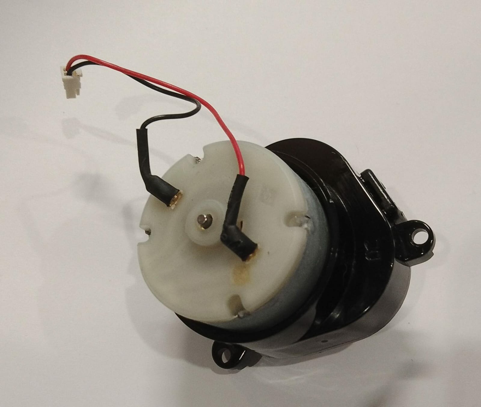 Мотор (двигатель) боковой щетки правый (R) робота пылесоса Robotic vacuum cleaner Polaris (PVCR 3600 WIFI IQ Home)