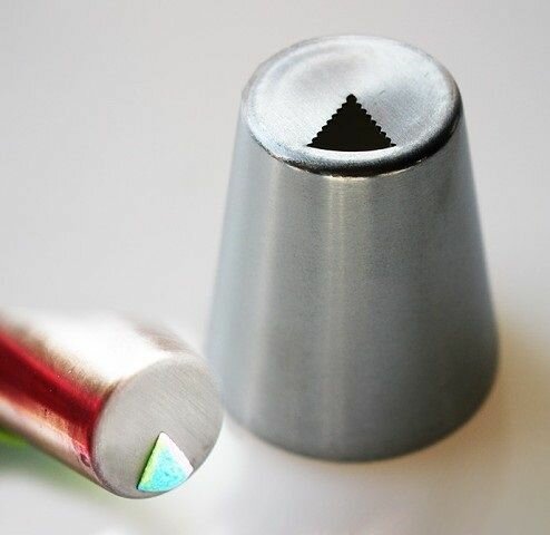 Насадка кондитерская Треугольник зубчатый, верх d-25мм, низ d-36мм, h-45мм