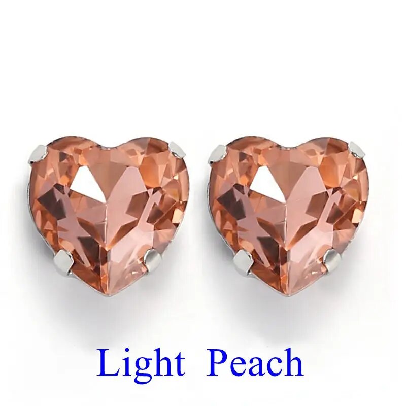 Серьги-гвоздики сердце Light Peach, стеклянные