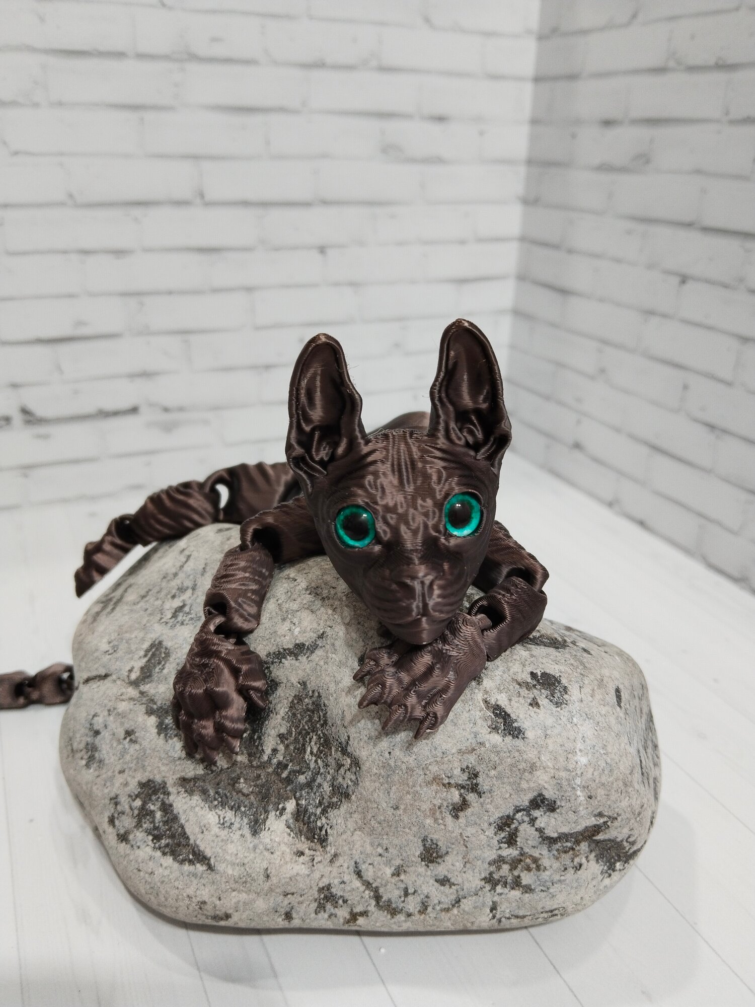 Игрушка-антистресс "Кот Сфинкс", пластик, шарнирная, в подарочном мешке, цвет коричневый глянцевый, 30 см