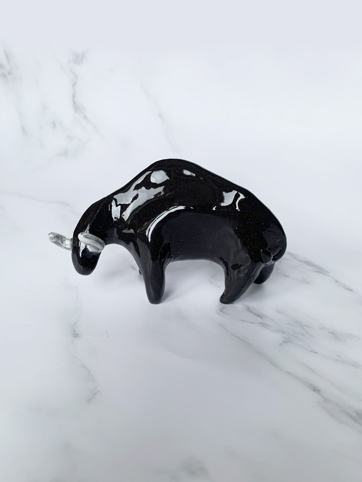 Черный бык авторская керамика