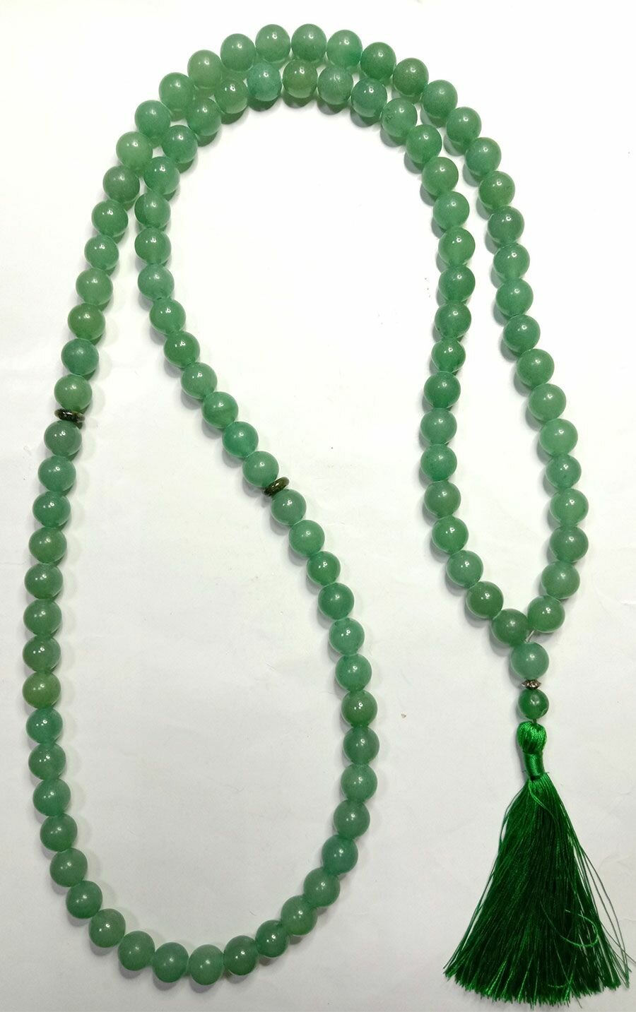 Четки мусульманские из нефрита 99 бусин, диаметр каждой бусины 12 мм. в коробке