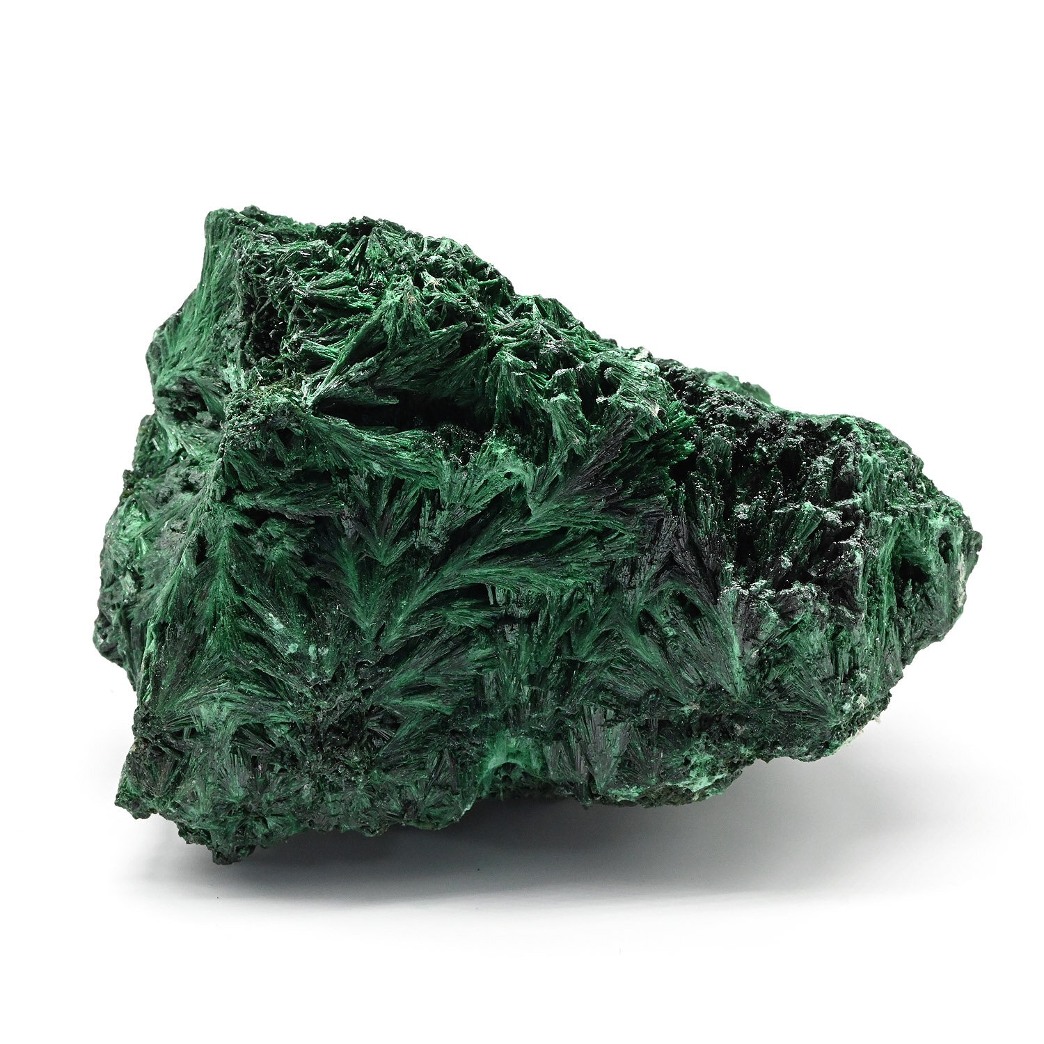 Минерал малахита плисового 100*74*70мм, 663г .