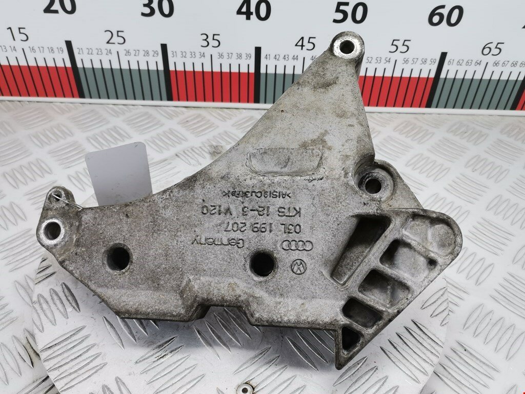 Кронштейн (крепление лапа) двигателя Volkswagen Caddy 3 022199354T арт. 1934928