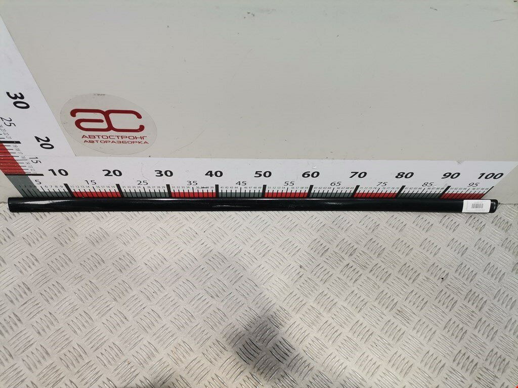 Накладка (молдинг) двери передней правой Volkswagen Golf 4 1J4853516G арт. 2018851