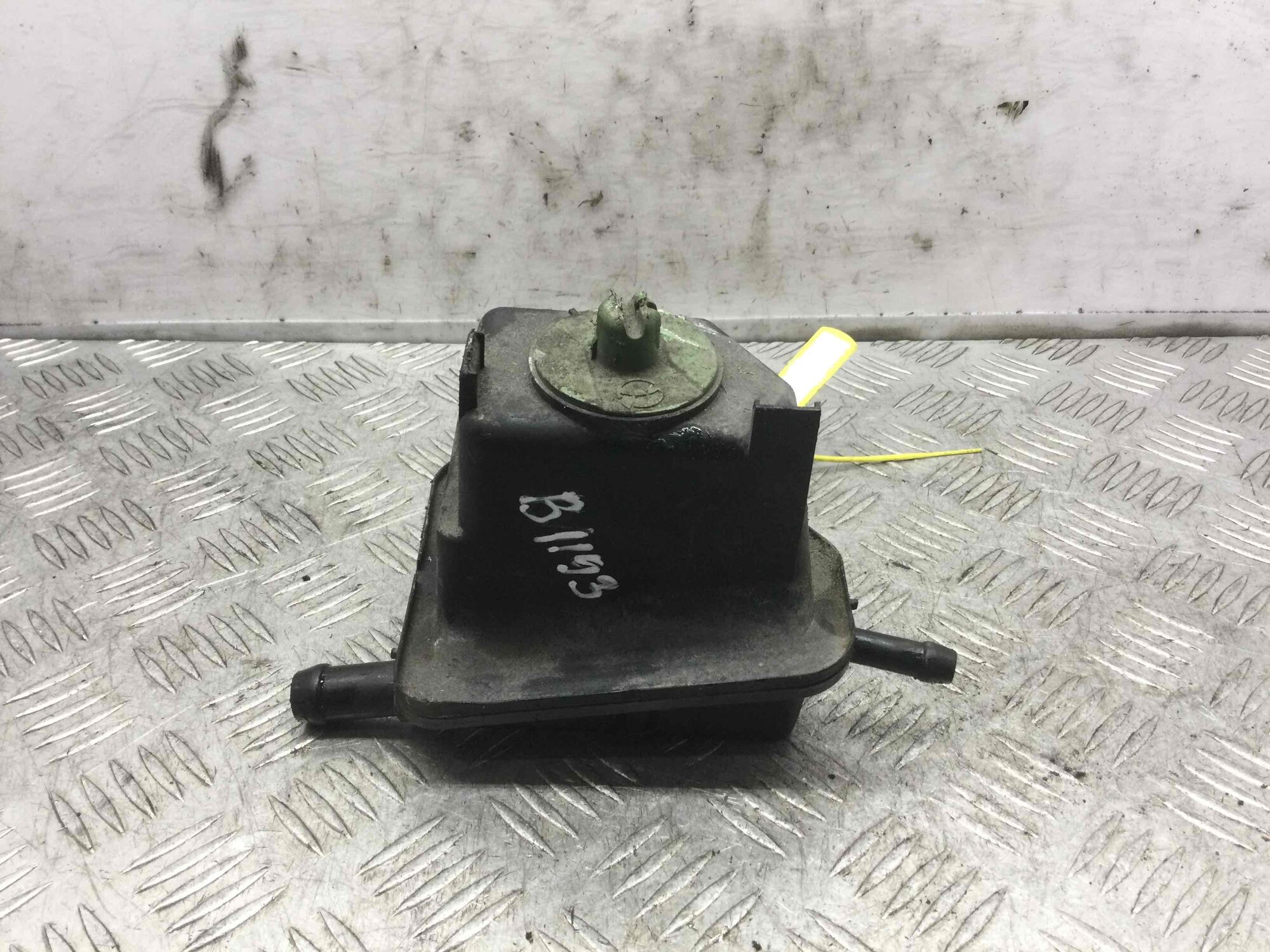 Б/У Бачок гидроусилителя Volkswagen Golf 4 поколение (1997-2004) 2001 г.