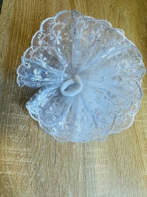 Банты белые школьные Зимние Снежинки d17см, комплект 2 шт