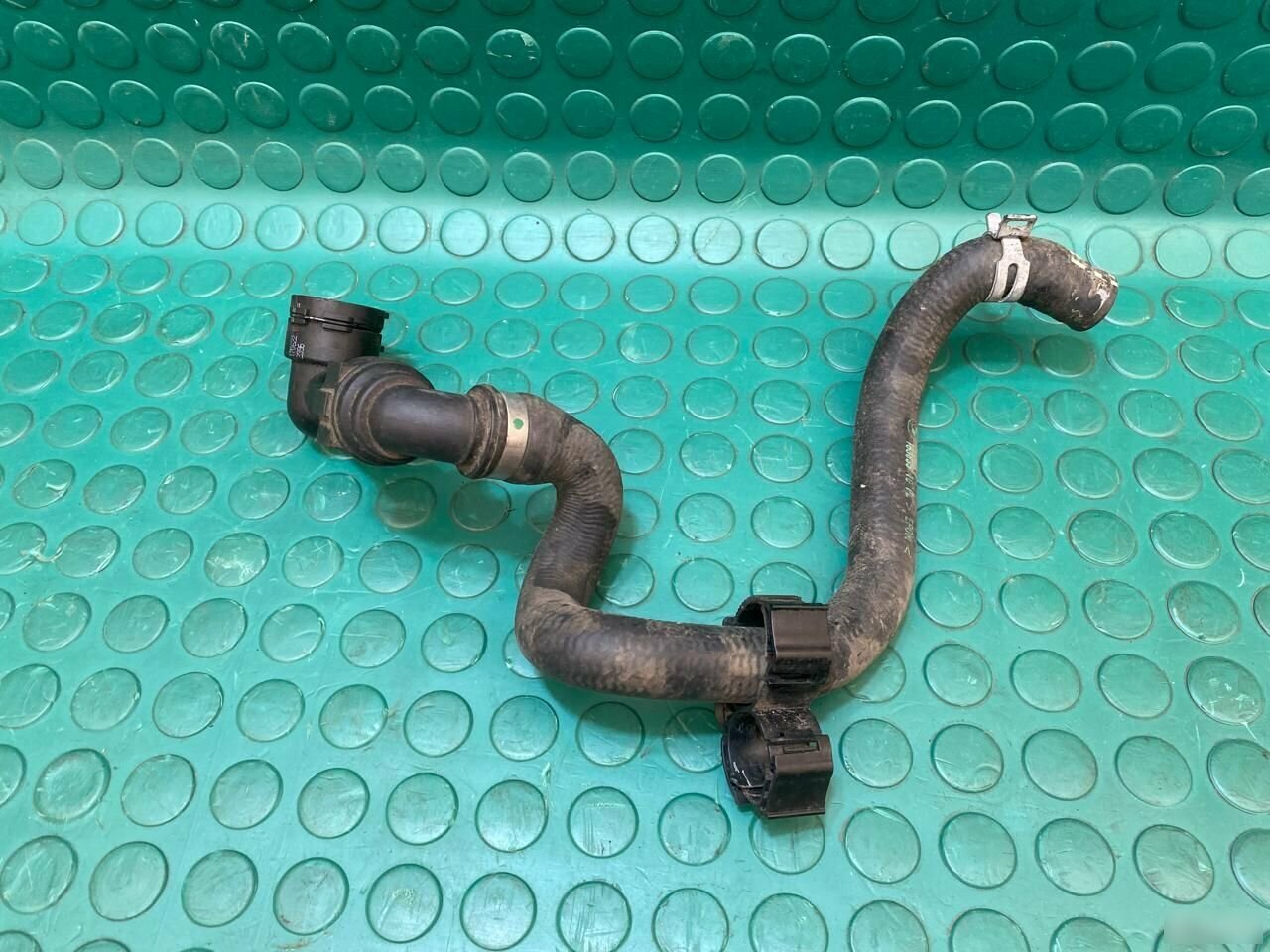 Трубка патрубок охлаждения BMW 5 G30 2017-2021 64219299622