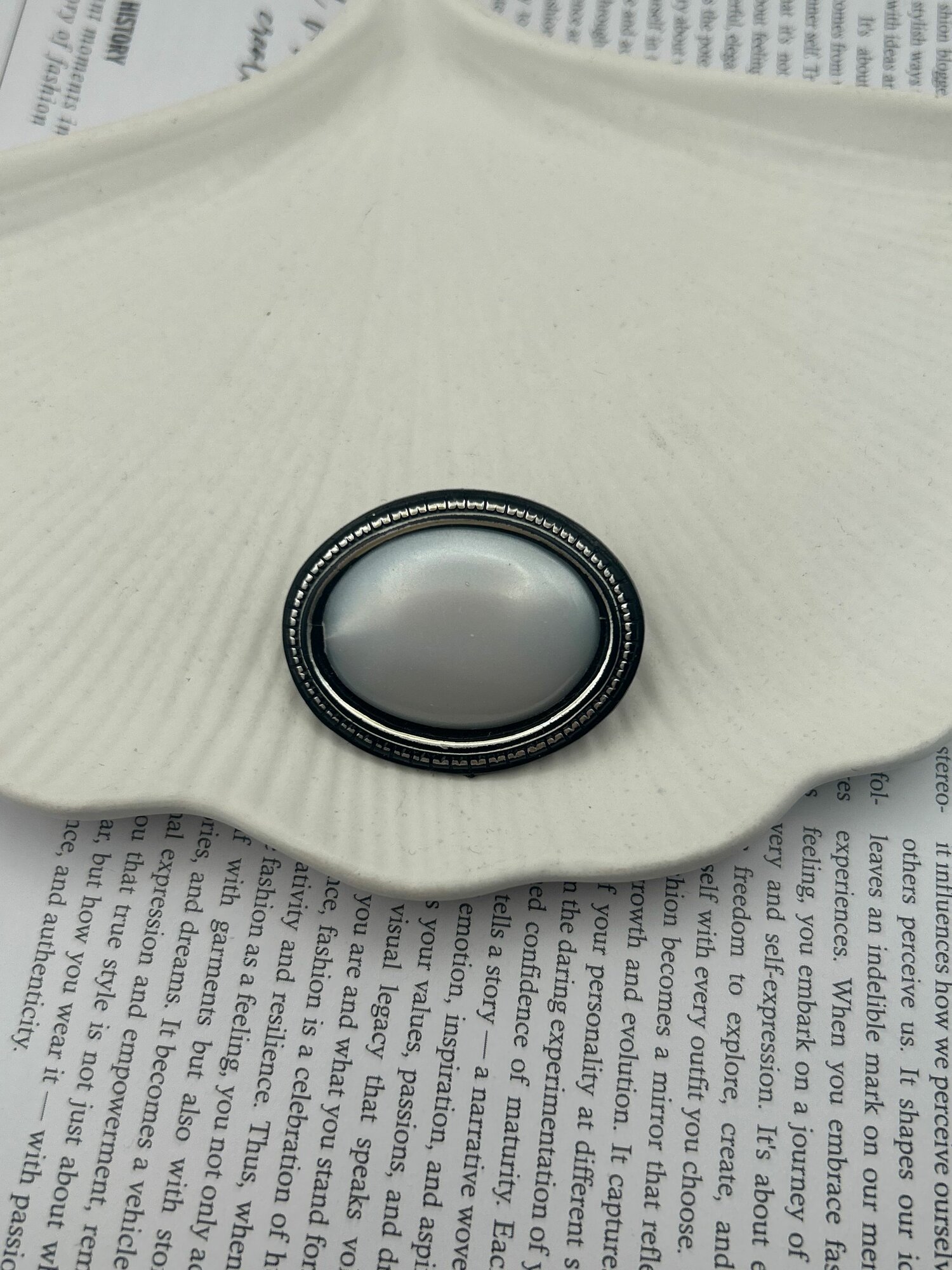 Советская винтажная пластиковая брошь