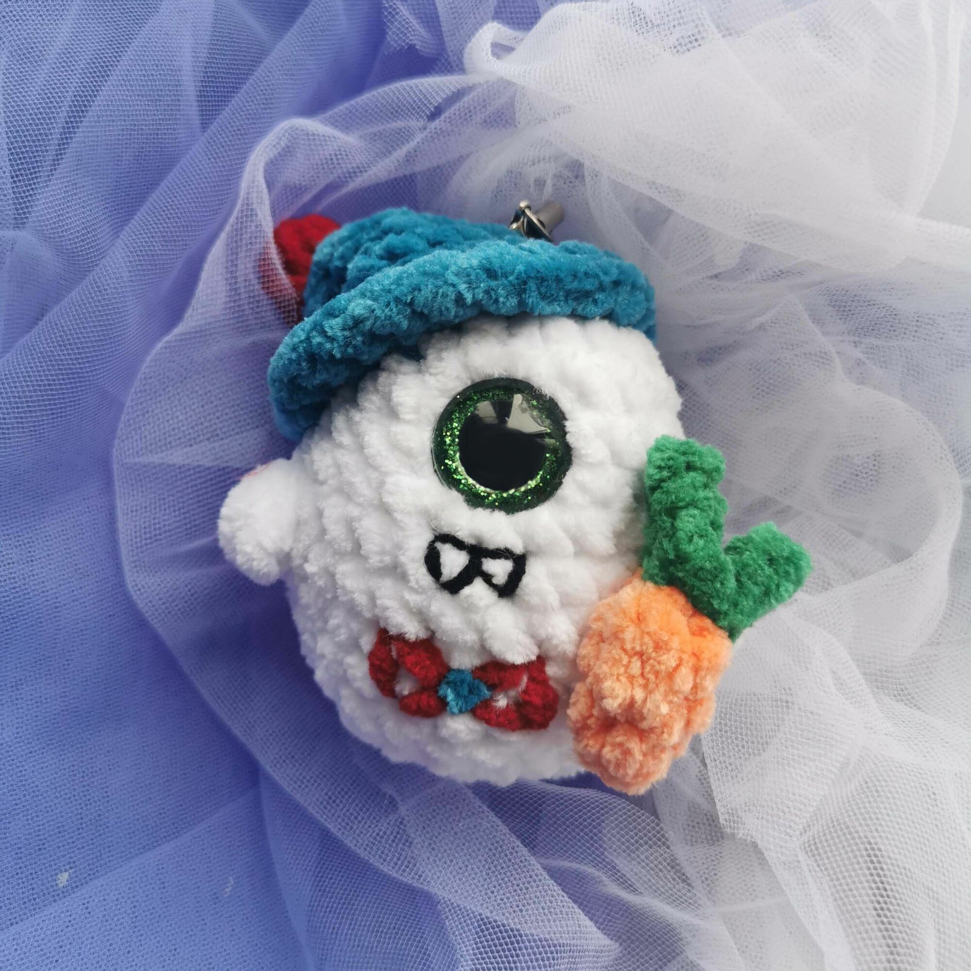 Вязаная игрушка монстрик Снеговик Хрум, 8 см, петроль/бордовый