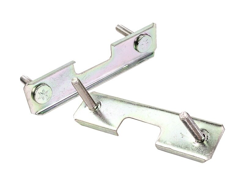 Комплект планок крепления задних брызговиков (2 шт) на Лада 4х4