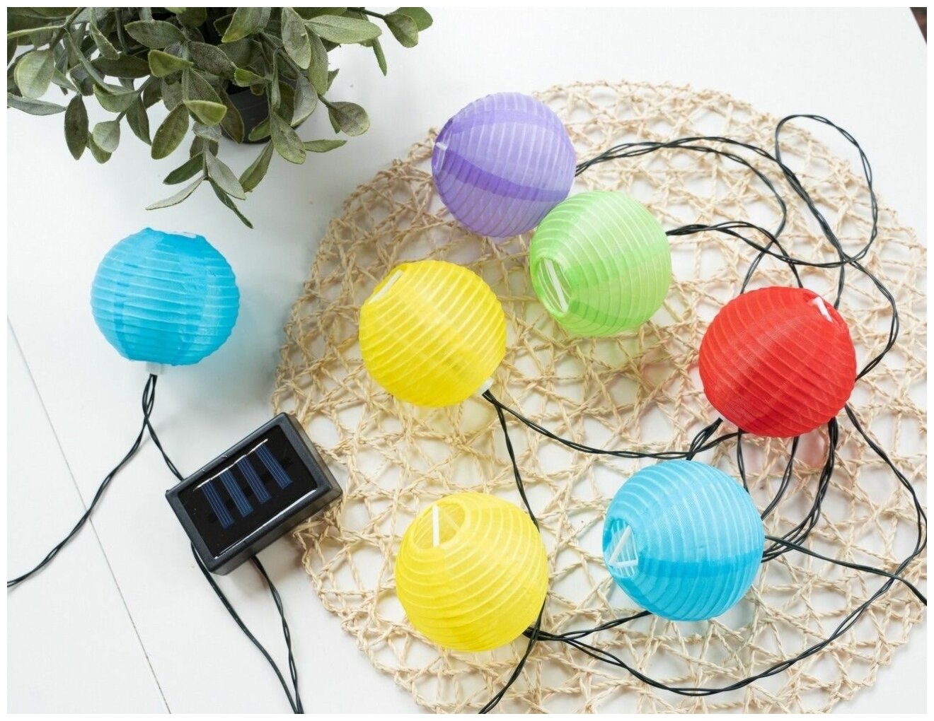 Садовая гирлянда на солнечной батарее пёстрые китайские фонарики, 10 холодных белых LED-огней, 4.5+3 м, Kaemingk 894800